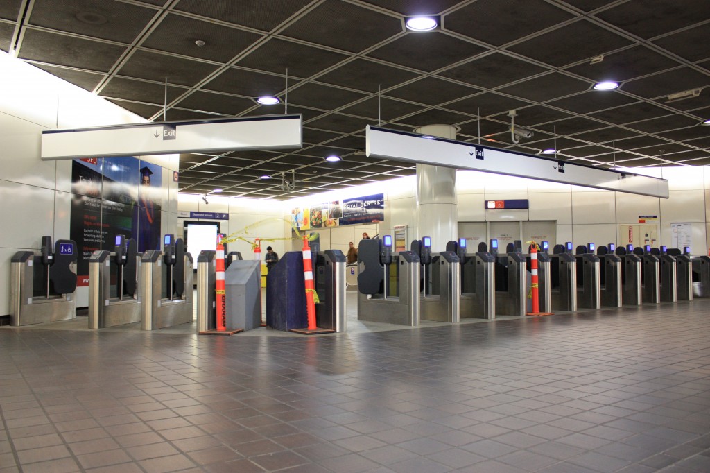 cubic-faregates-burrard - Dennis Tsang